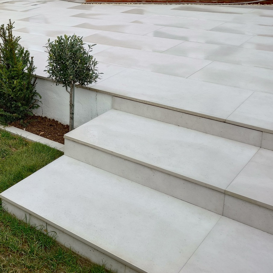 Saturnia White Outdoor Porcelain Paving Slabs - 900x600x20mm